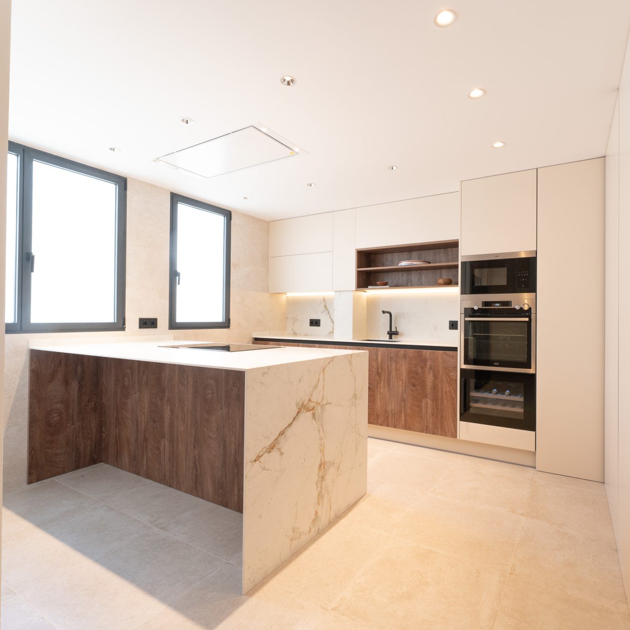 ︎ 15 Diseños Reales: Cocinas Blanca y Madera | Línea 3 Cocinas